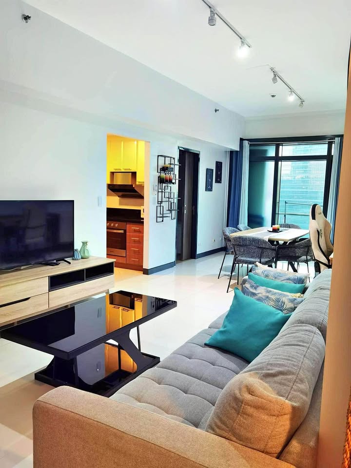 Elegant Fully Furnished 2-Bedroom Unit with Balcony at 8 Forbestown ...